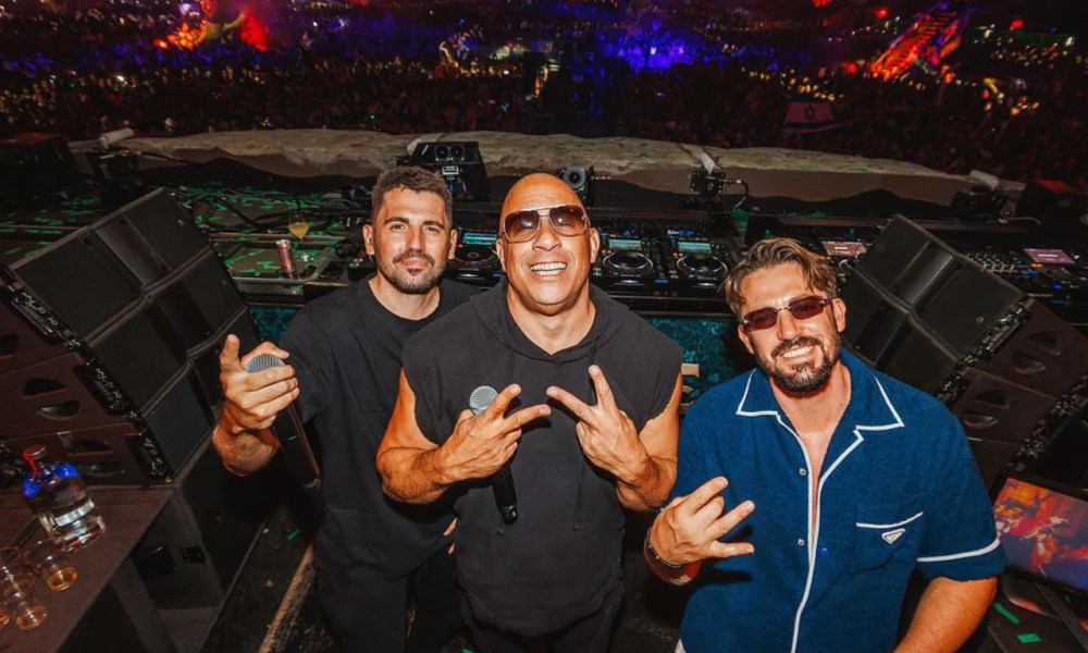 Vin Diesel joins Dimitri Vegas & Like Mike on stage at Tomorrowland ...